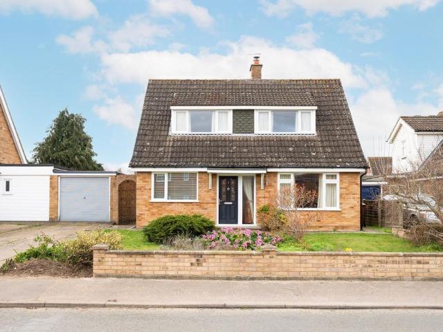 3 bedroom chalet for sale