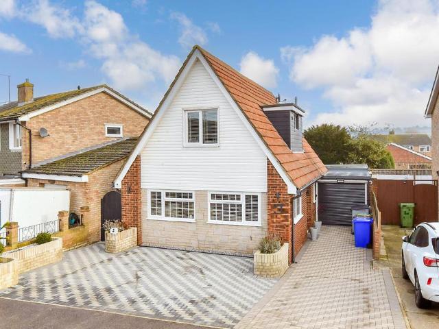 3 bedroom chalet for sale