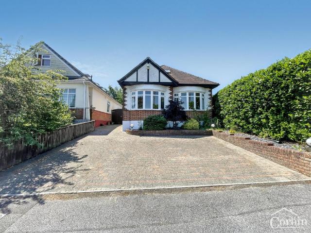 3 bedroom chalet for sale