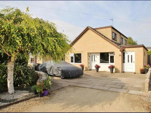 3 bedroom chalet for sale