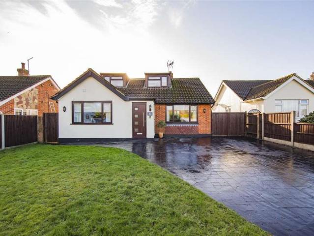 3 Bedroom Chalet House