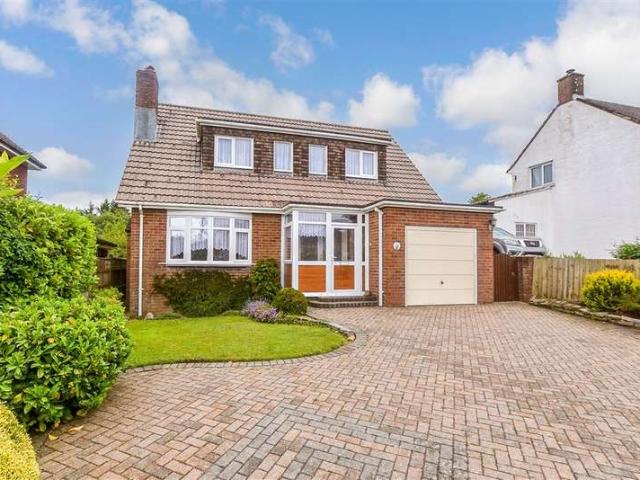3 Bedroom Chalet House