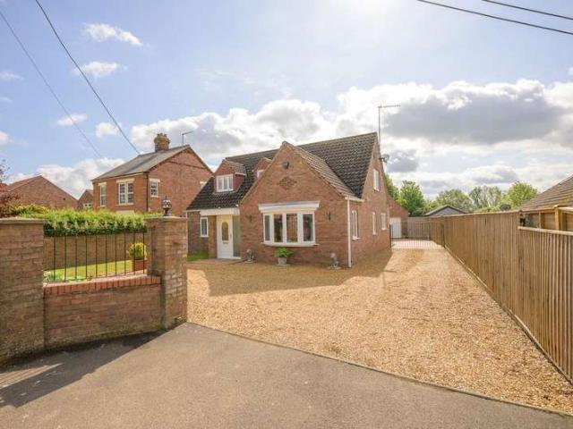 3 Bedroom Chalet House