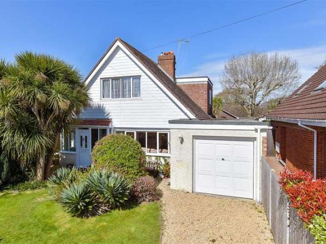 3 Bedroom Chalet House