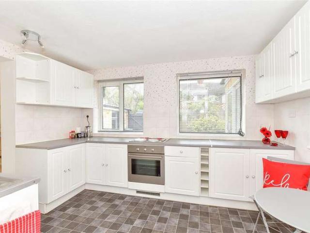 3 Bedroom Chalet House