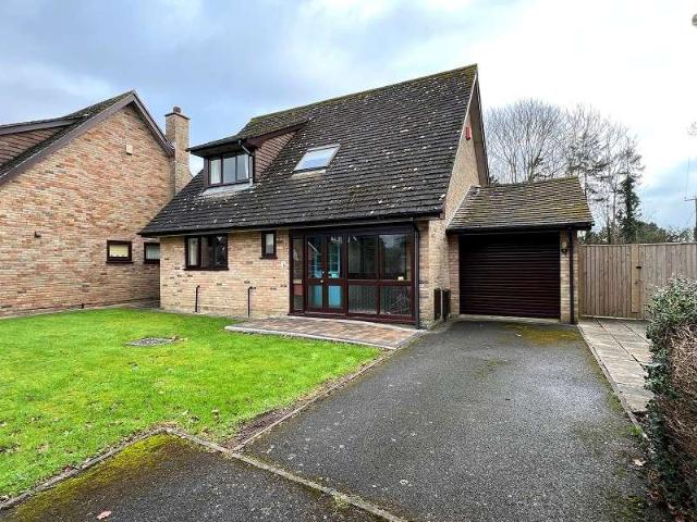 3 Bedroom Chalet House