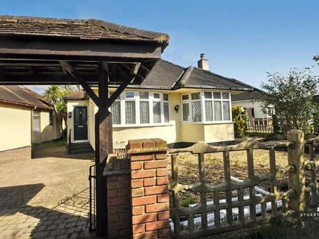 3 Bedroom Chalet House