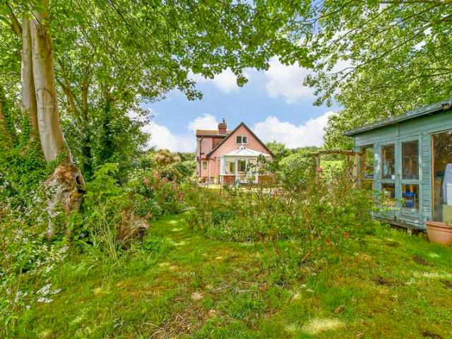 3 Bedroom Chalet House