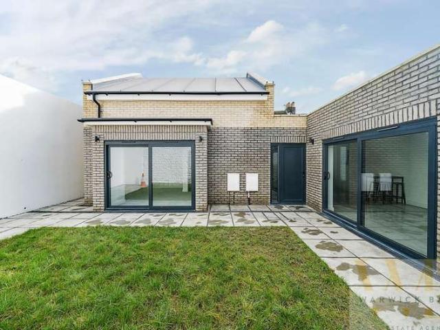 3 Bedroom Chalet House