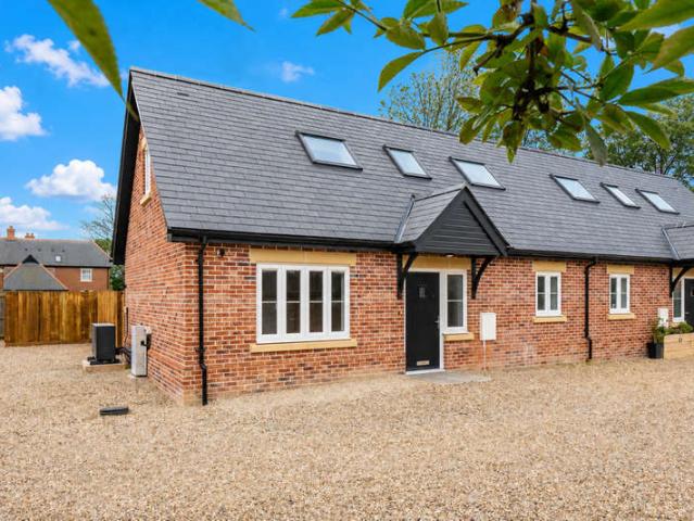 3 Bedroom Chalet House