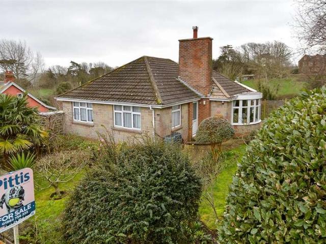 3 Bedroom Chalet House