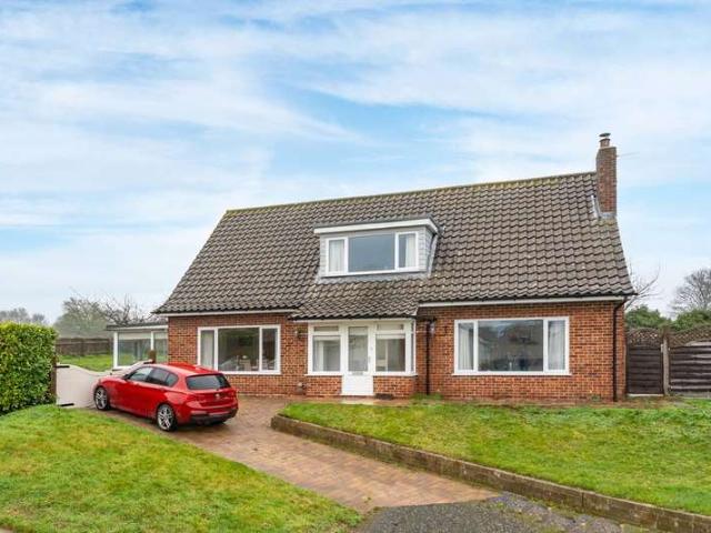 3 Bedroom Chalet House