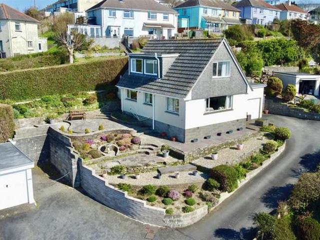 3 Bedroom Chalet House