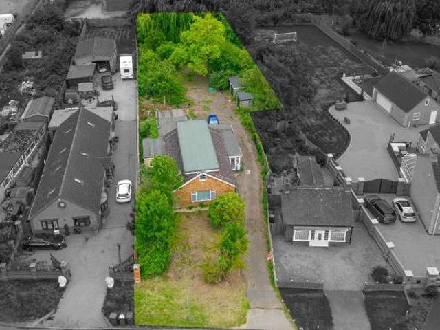 3 Bedroom Chalet House