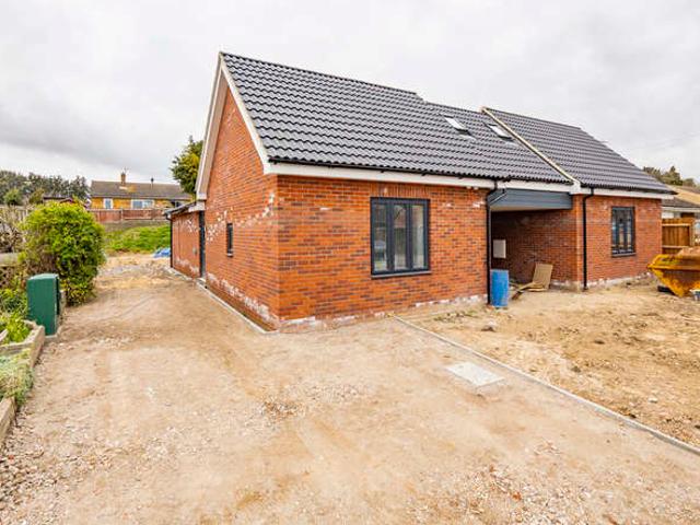 3 Bedroom Chalet House