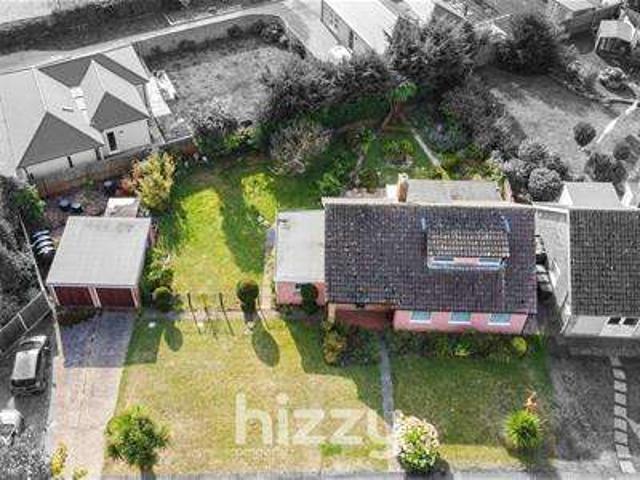 3 Bedroom Chalet House