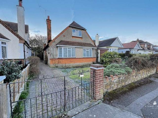 3 Bedroom Chalet House