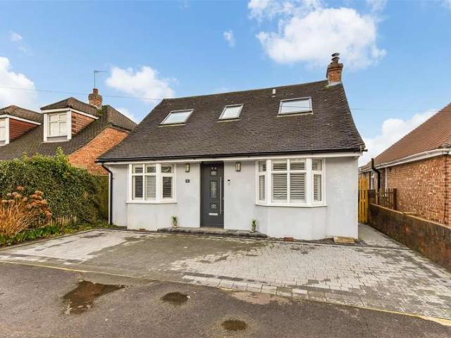 3 Bedroom Chalet House