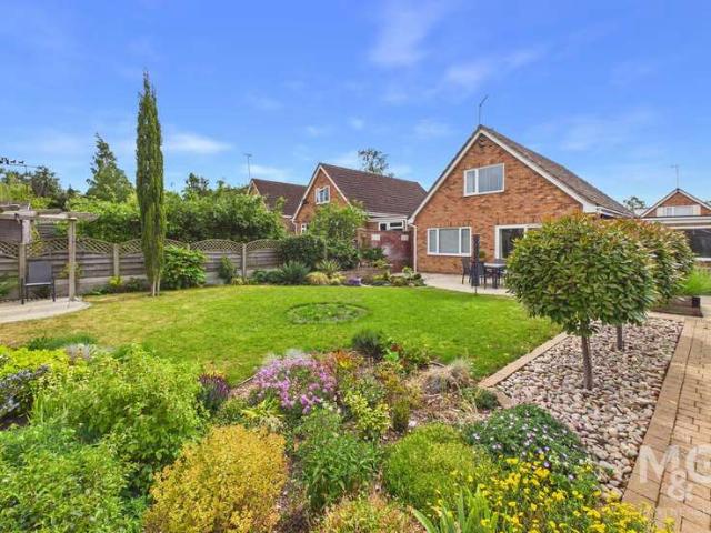 3 Bedroom Chalet House