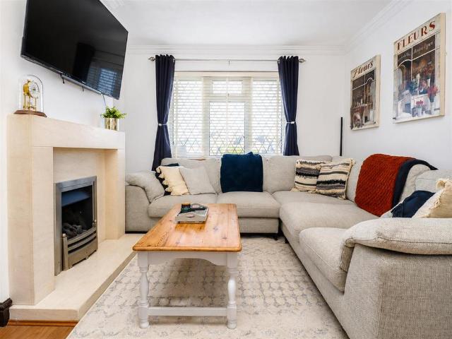 3 bedroom chalet to rent