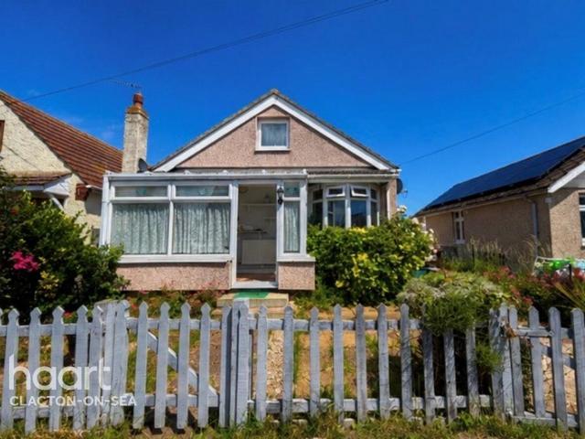 3 bedroom chalet to rent