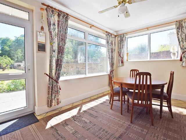 3 bedroom chalet to rent