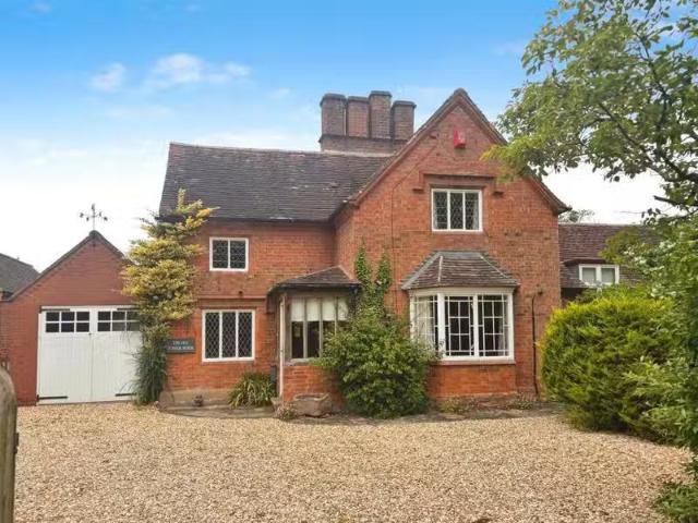 3 bedroom character property for rent in Charlecote, Warwick.