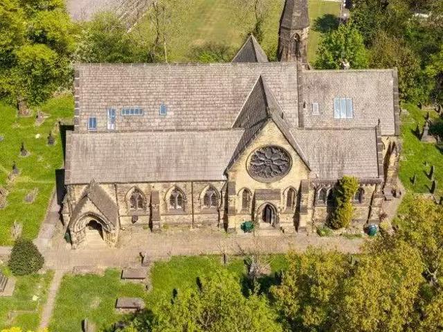 3 bedroom character property for rent in The Mallinson Wing, O.