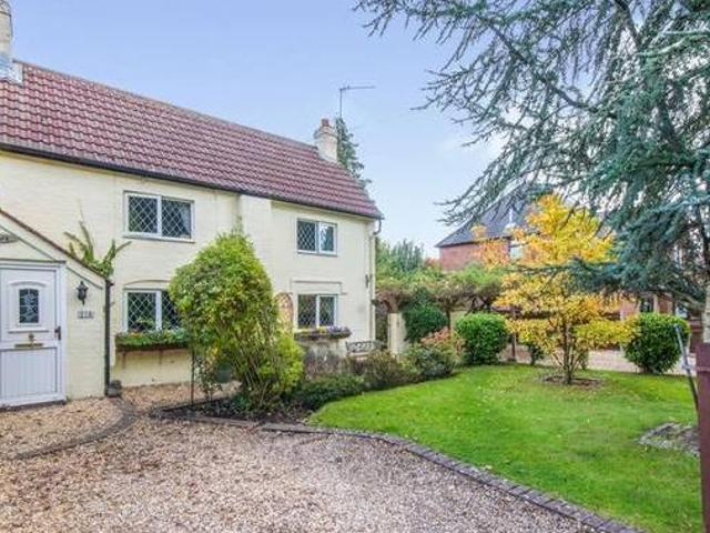 3 bedroom character property for sale in Calmore Road Calmore SOUTHAMPTON SO40