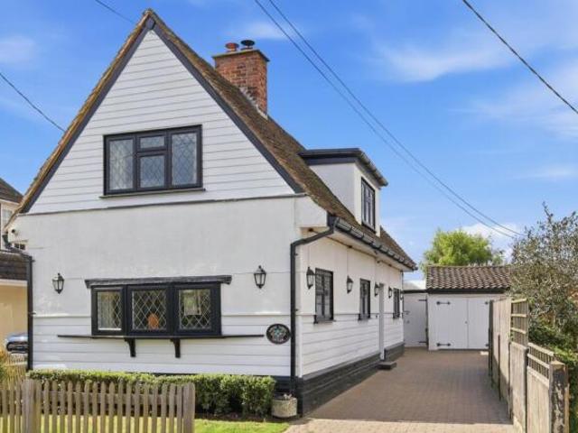 3 bedroom character property for sale in Tan House Lane, Navestockside, Brentwood, CM14