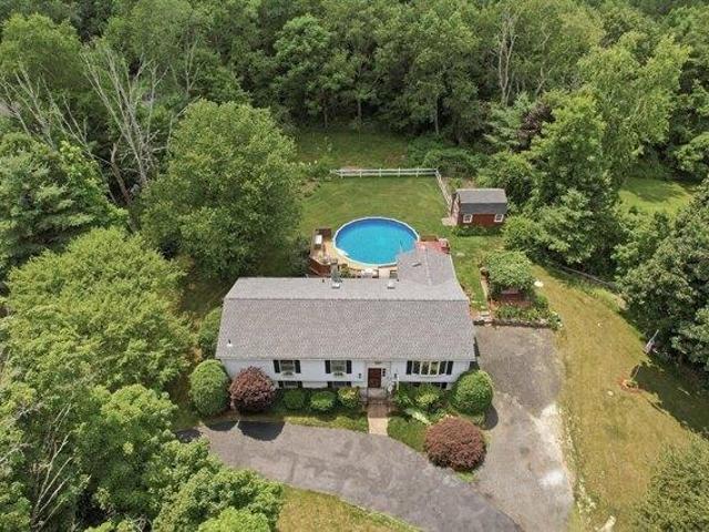 3 bedroom, Charlton MA 01507 104791105