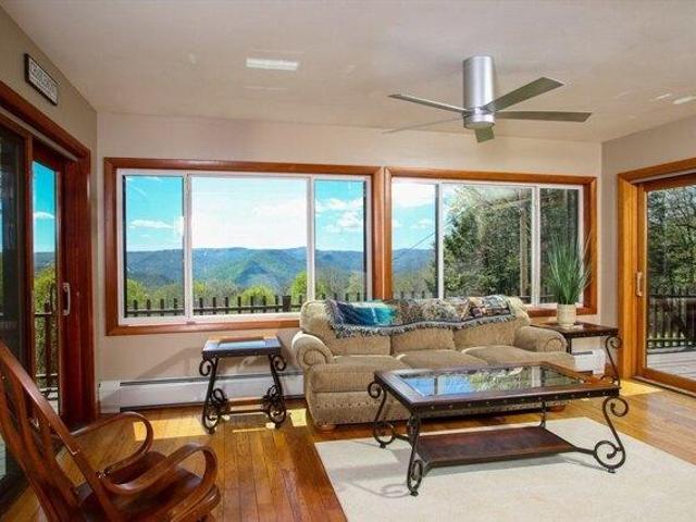 3 bedroom, Charlemont MA 01339 LS103074079