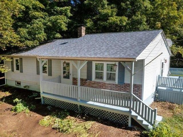 3 bedroom, Charleston ME 04422 102585024