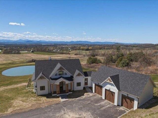 3 bedroom, Charlotte VT 05445 103885835