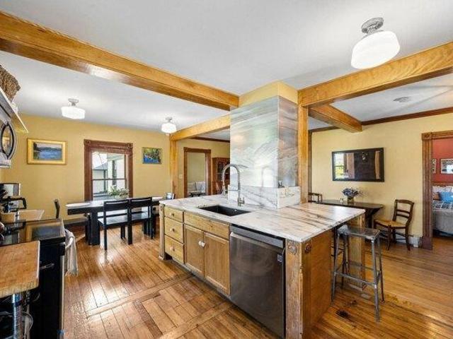 3 bedroom, Charlotte VT 05445 104870156
