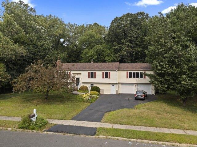 3 bedroom, Cheshire CT 06410 102443447
