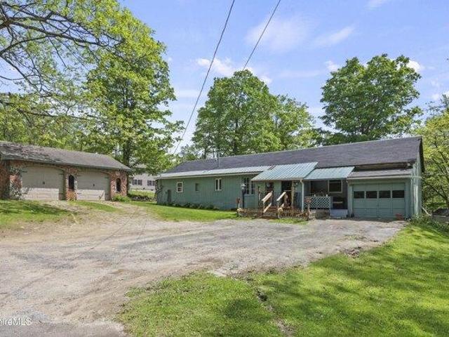 3 bedroom, Cheshire MA 01225 104717375