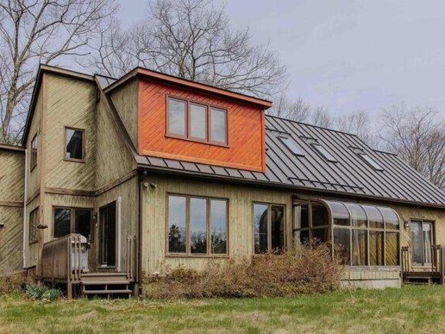 3 bedroom, Chesterfield NH 03462 103664612