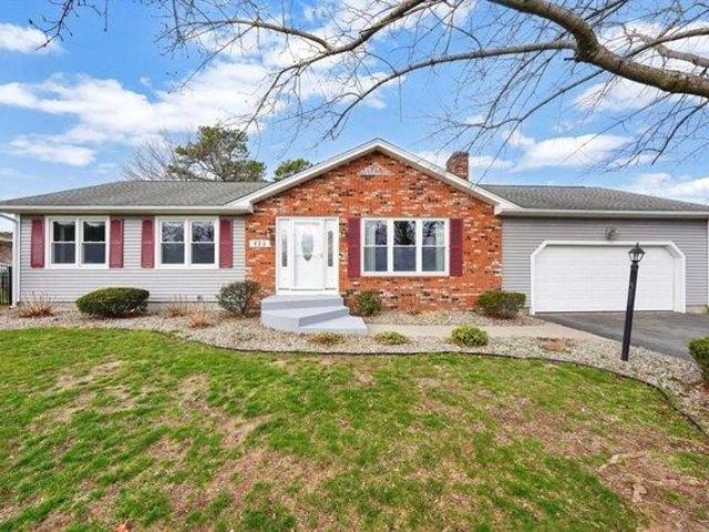 3 bedroom, Chicopee MA 01020 102410463