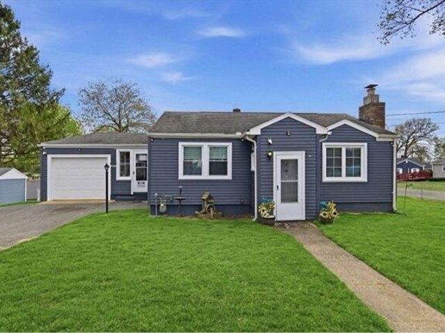 3 bedroom, Chicopee MA 01020 LS102412666