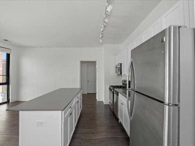 3 bedroom, Chicago IL 60642 81789979