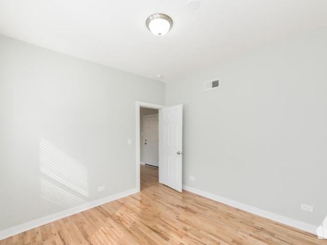3 bedroom, Chicago IL 60647 78996546