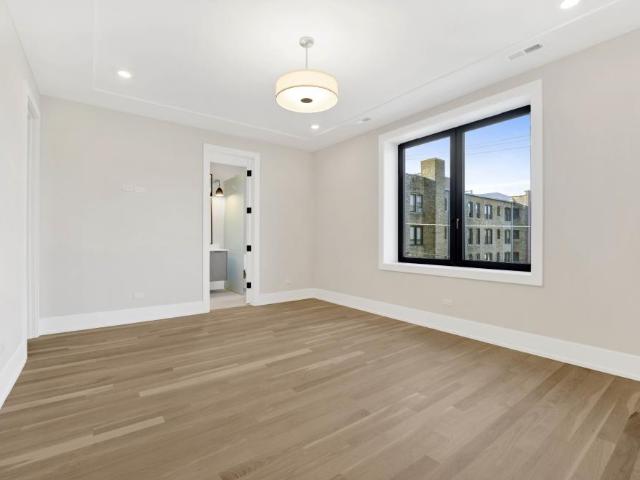 3 bedroom, Chicago IL 60657 86908284