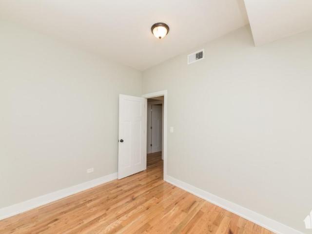 3 bedroom, CHICAGO IL 60657 37428943