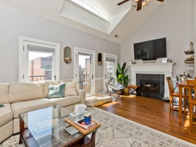 3 bedroom, Chicago IL 60613 44773637