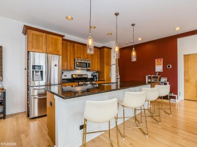 3 bedroom, Chicago IL 60613 88085722
