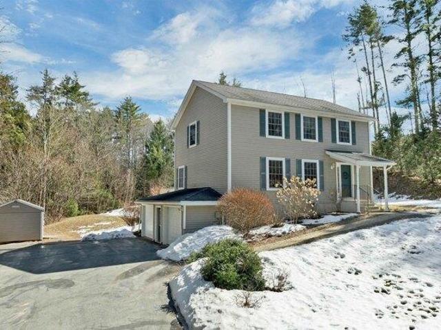 3 bedroom, Chichester NH 03258 102343424