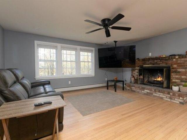 3 bedroom, Claremont NH 03743 105144503