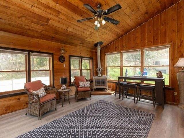 3 bedroom, Claremont NH 03743 105117401