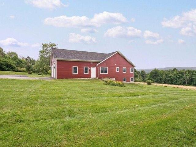 3 bedroom, Claremont NH 03743 105126849